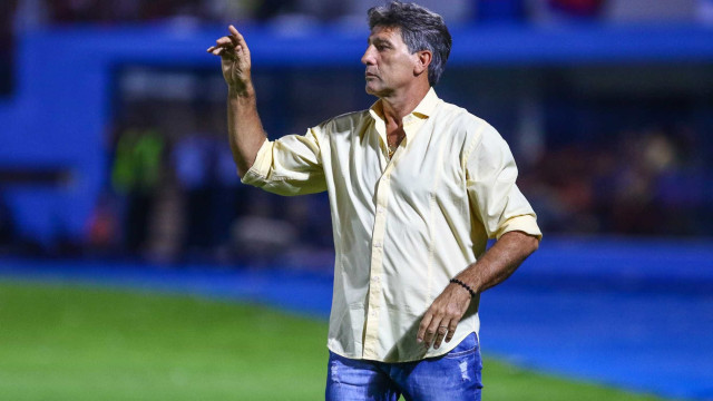 Renato Gaúcho é resgatado após ficar ilhado em hotel no Rio Grande do ... Renato Gaúcho é resgatado após ficar ilhado em hotel no Rio Grande do ...